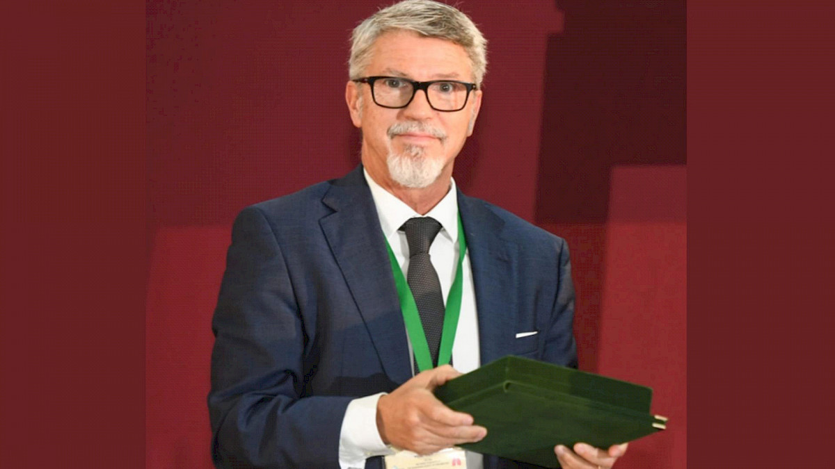 Professor Carlos Robalo Cordeiro distinguido na Roménia